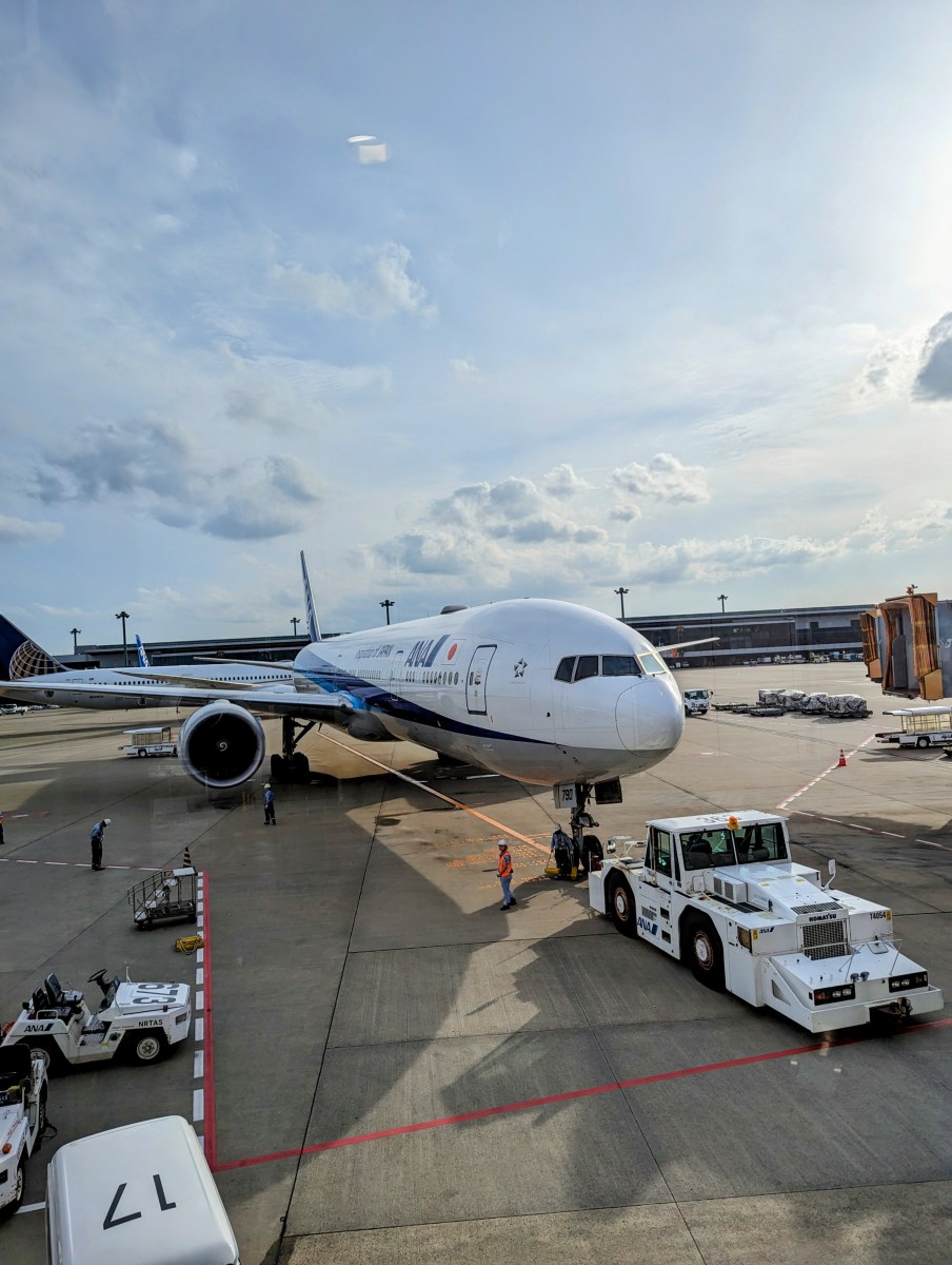 ANA The Room business class experience and review from Tokyo to Chicago ...